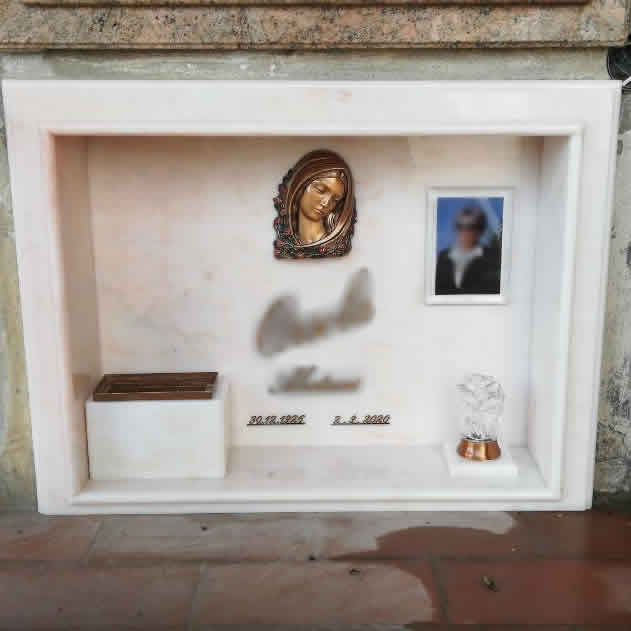 Costo lapidi complete in marmo